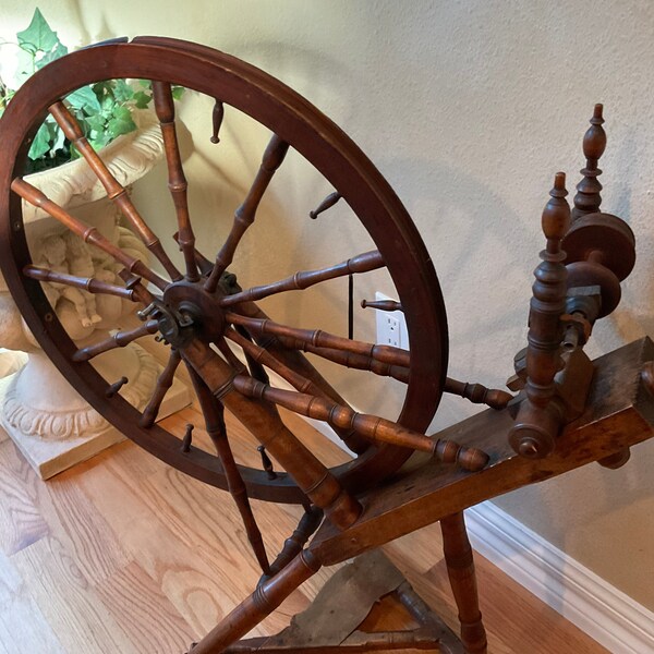 Spool Spinning Wheel Definition at Bertha Arrington blog
