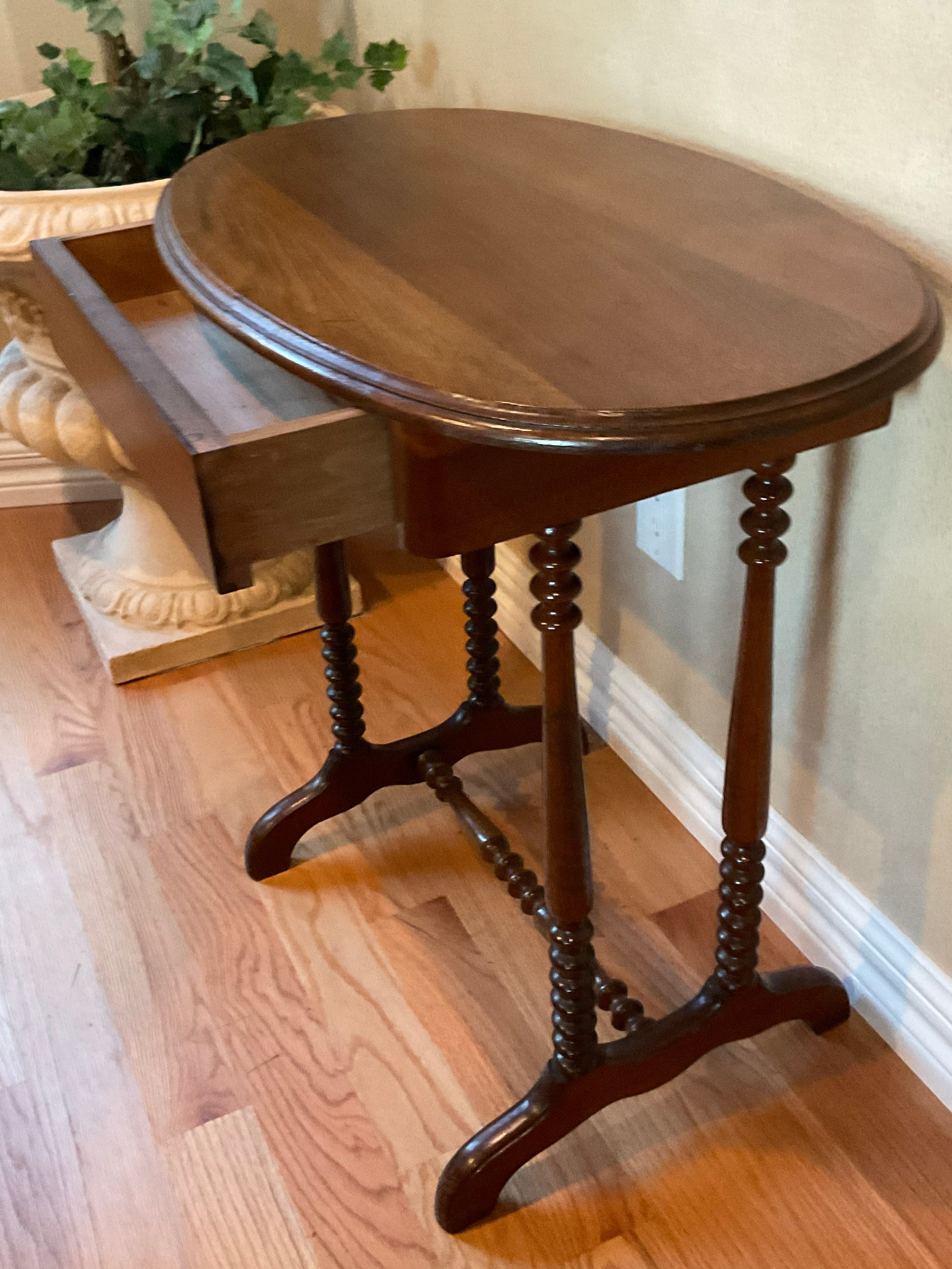 Antique Spindle Spool Side Table. Victorian Style Table - Etsy