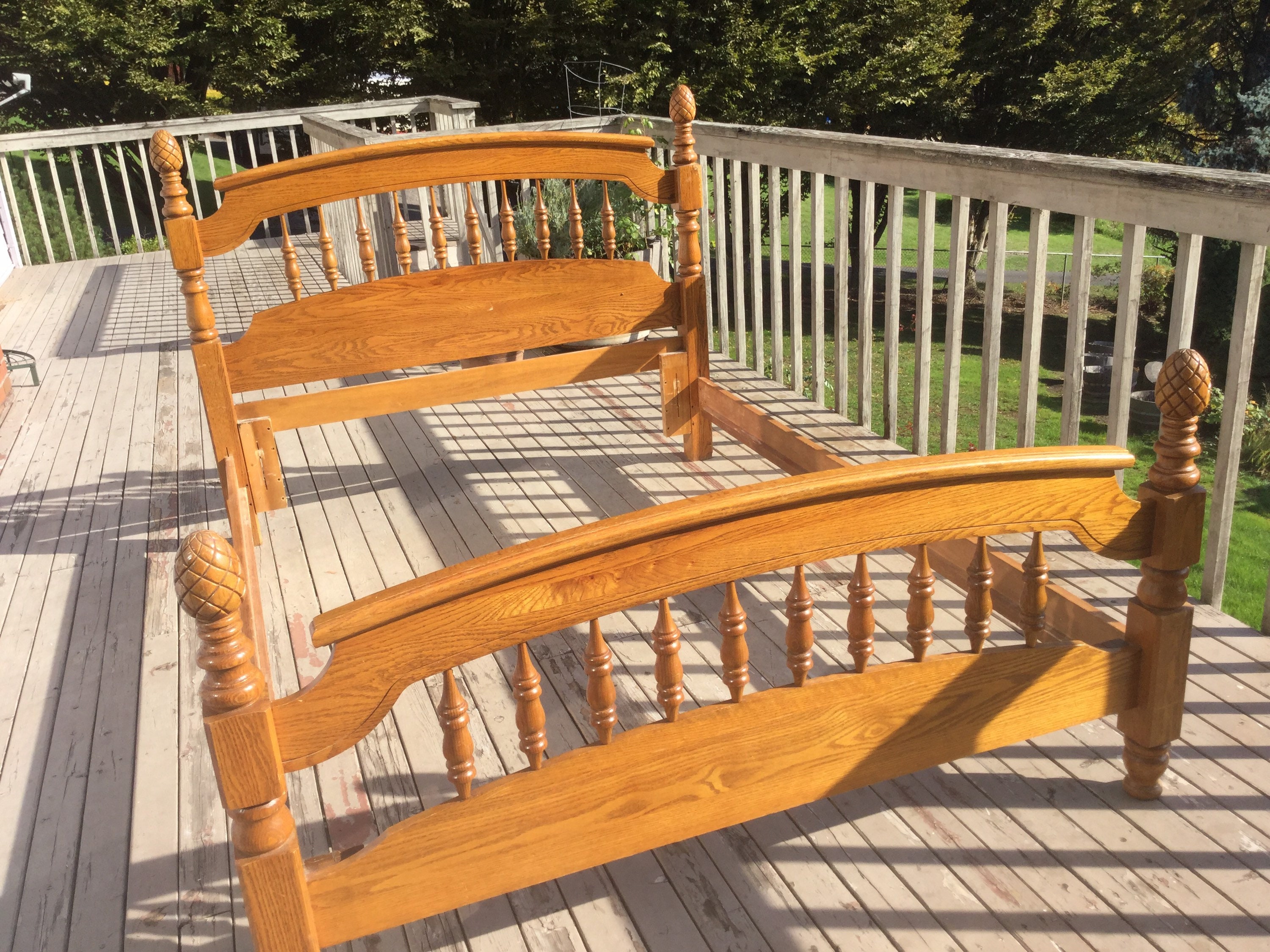 Vintage Spindle Spool Queen Size Bed Frame, Pineapple Bed , Modern ...