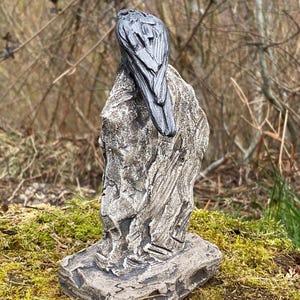 Raven on a Standing Stone Sculpture - Etsy