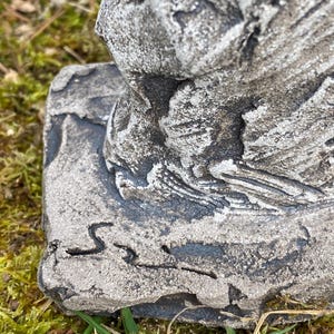 Raven on a Standing Stone Sculpture - Etsy