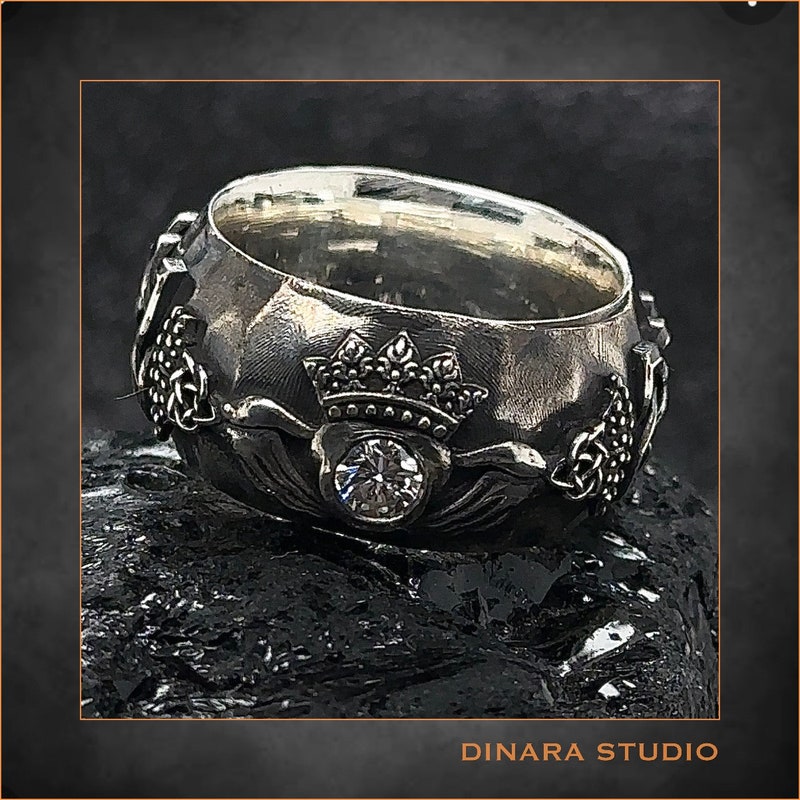 Custom Claddagh Ring - Etsy