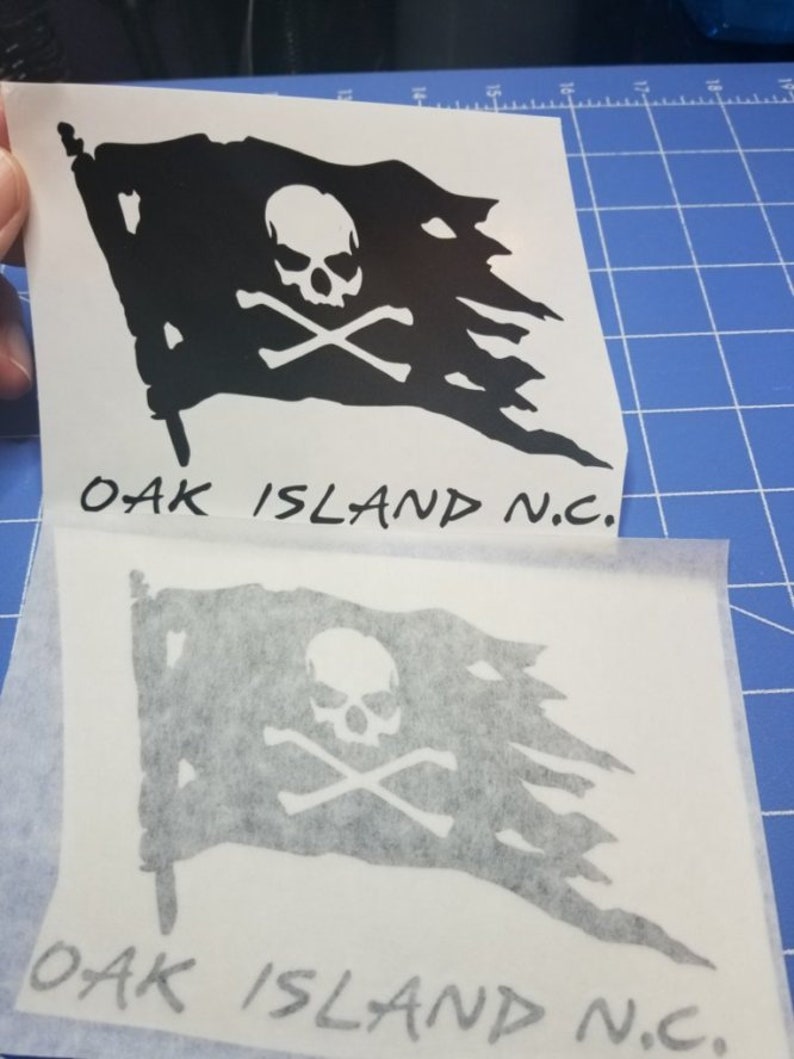 Jolly Roger Pirate Flag Vinyl Decal With Custom Text Option - Etsy