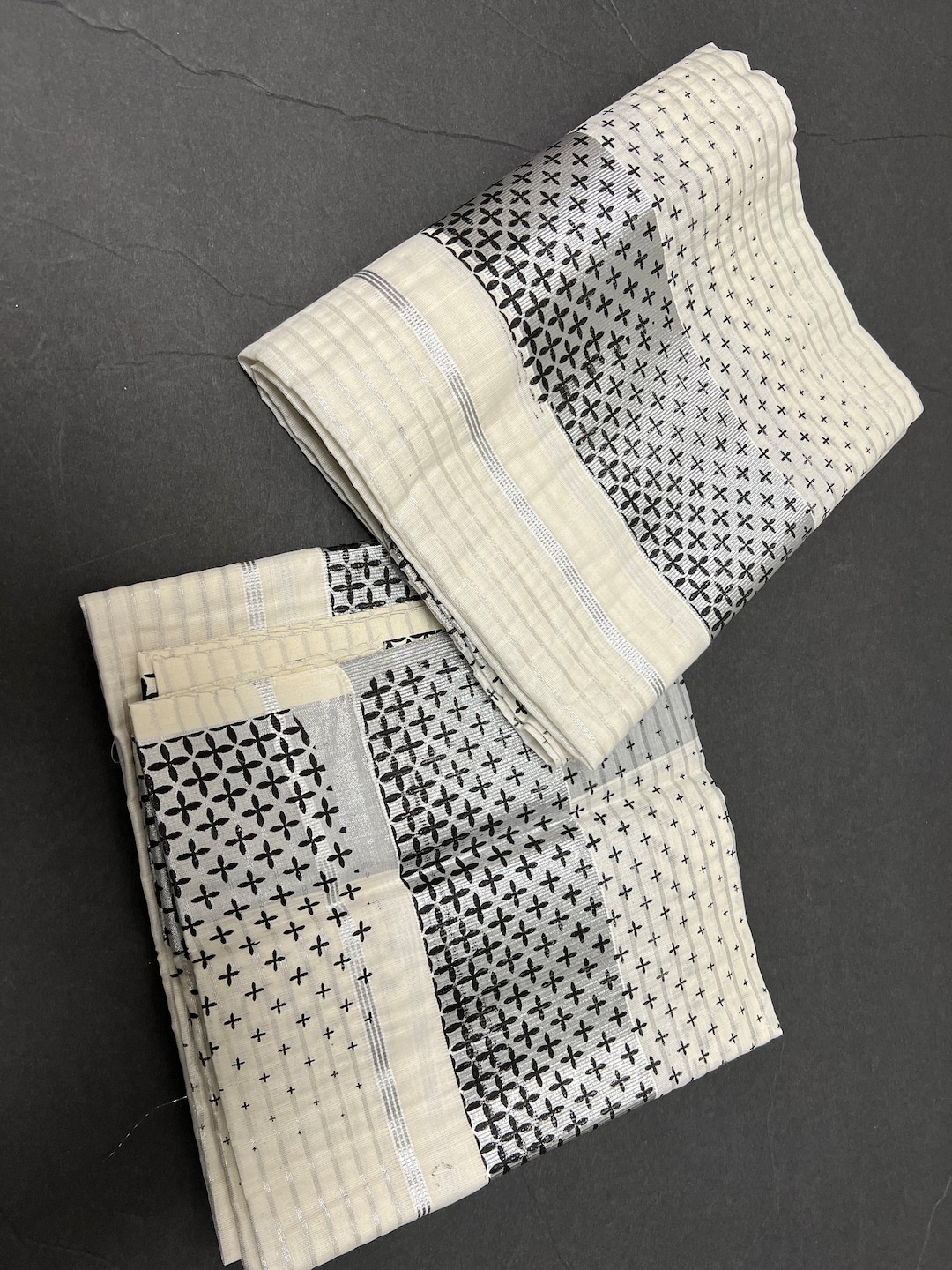 Traditional Kerala Silver Tissue Set Mundu With Black Border - Etsy