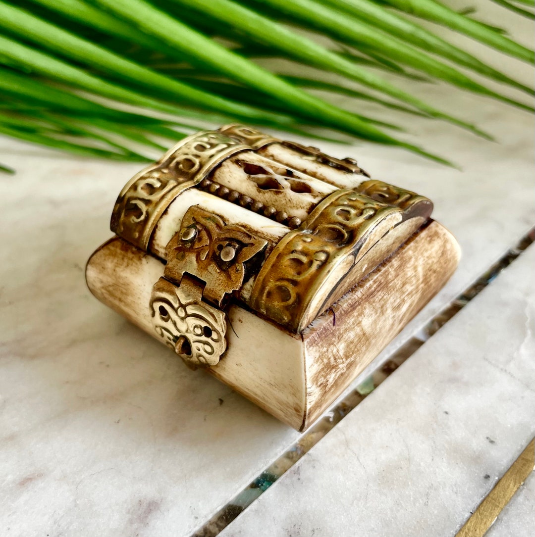 Medieval Style Keepsake Coffer: Vintage Carved Bone and Brass - Etsy