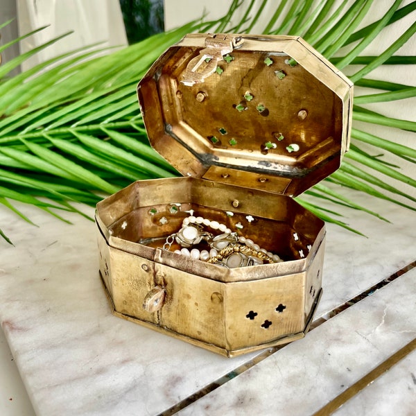 Antique Cricket Box - Etsy