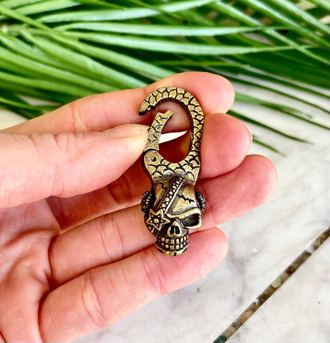 Pirate Skull Keychain: A Timeless and Masculine Gift for Him - Etsy