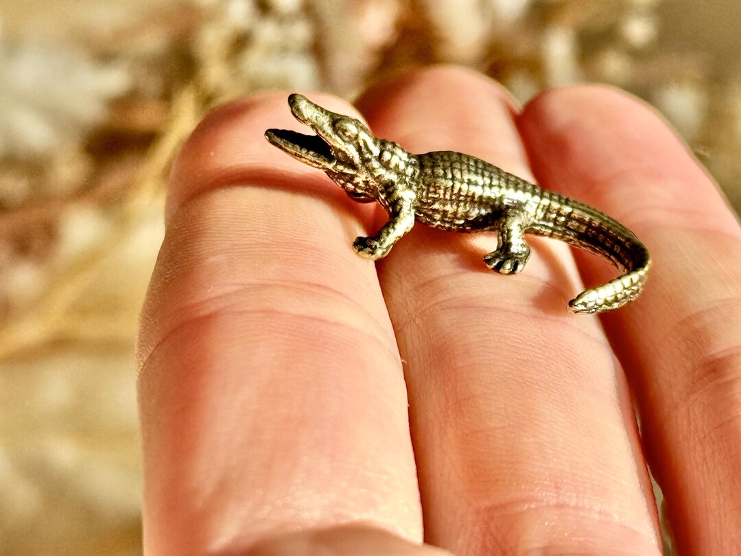 Winzige Messing-Alligator-Statue, Mini-Krokodil-Figur aus antikem ...