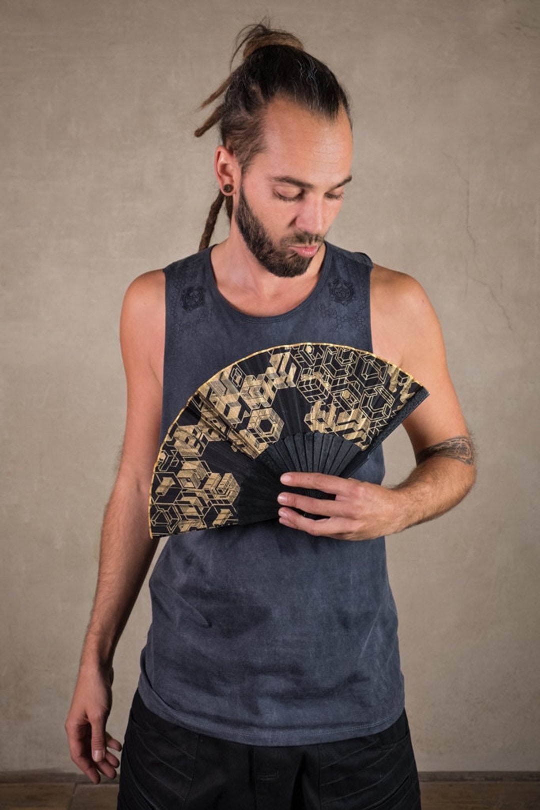 Black Hand Fan | Folding Hand Fans With Sacred Geometry | Fächer ...