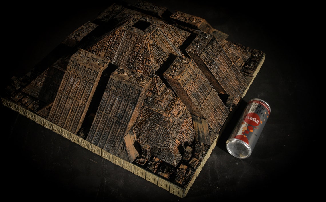 Blade runner Pyramid Tyrell Corp Diorama size : 40X40X20cm | Etsy