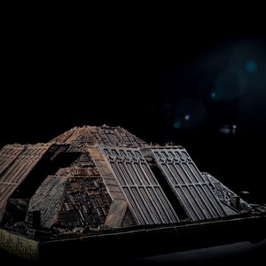 Blade runner Pyramid Tyrell Corp Diorama size : 40X40X20cm | Etsy