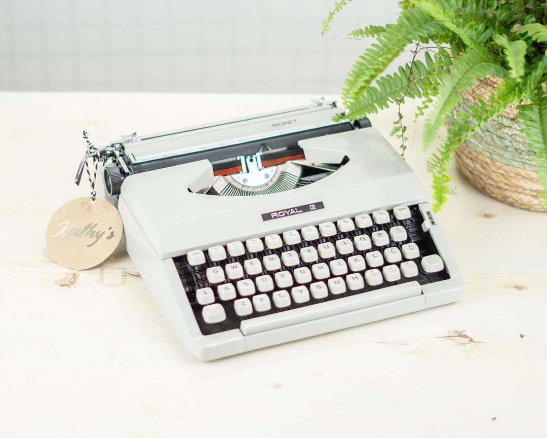 WORKING Royal Signet Portable Typewriter, Red Small Writing Machine ...