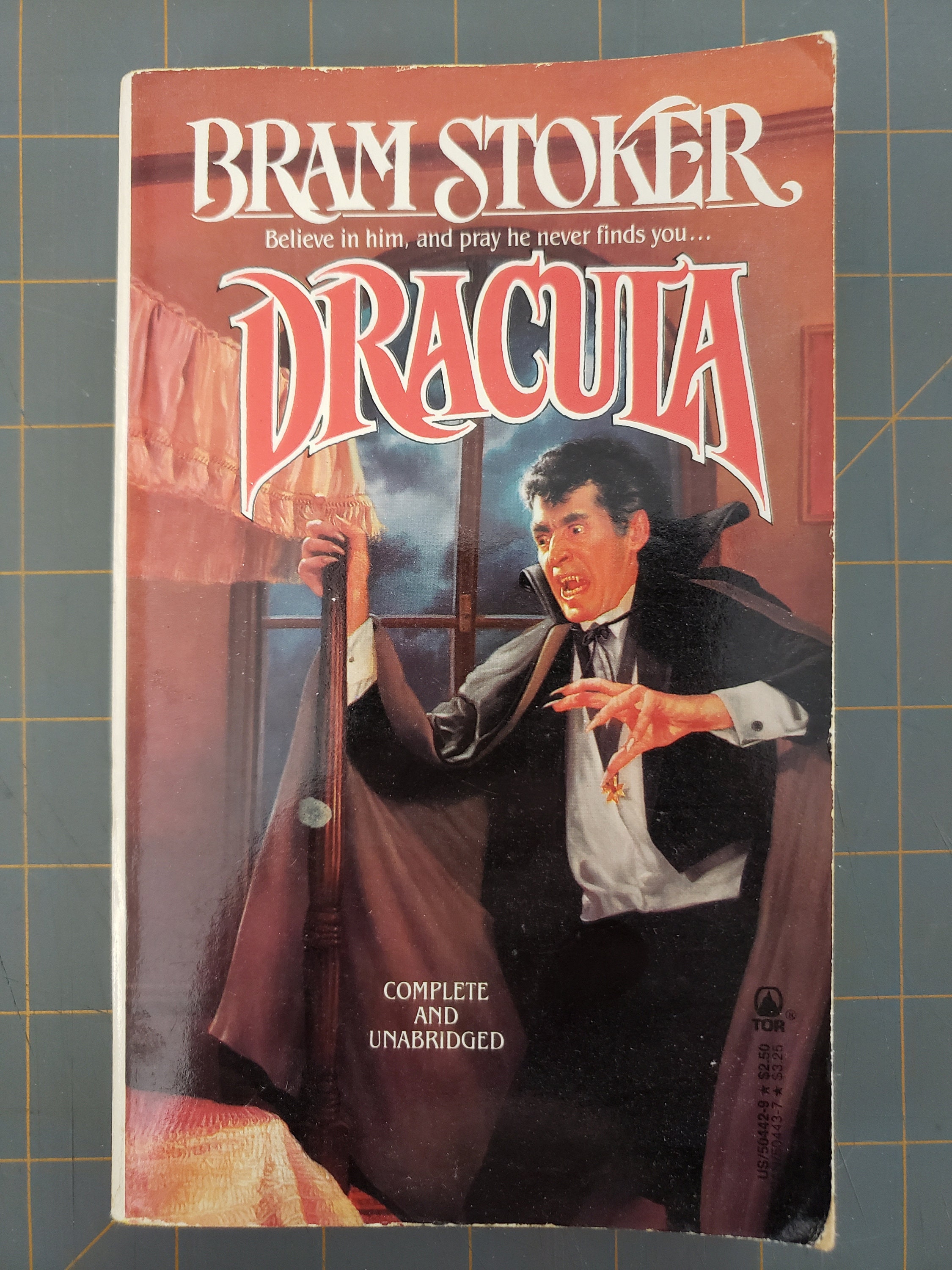 Dracula Novel Complete and Unabridged by Bram Stoker 1989 TOR Paperback ...