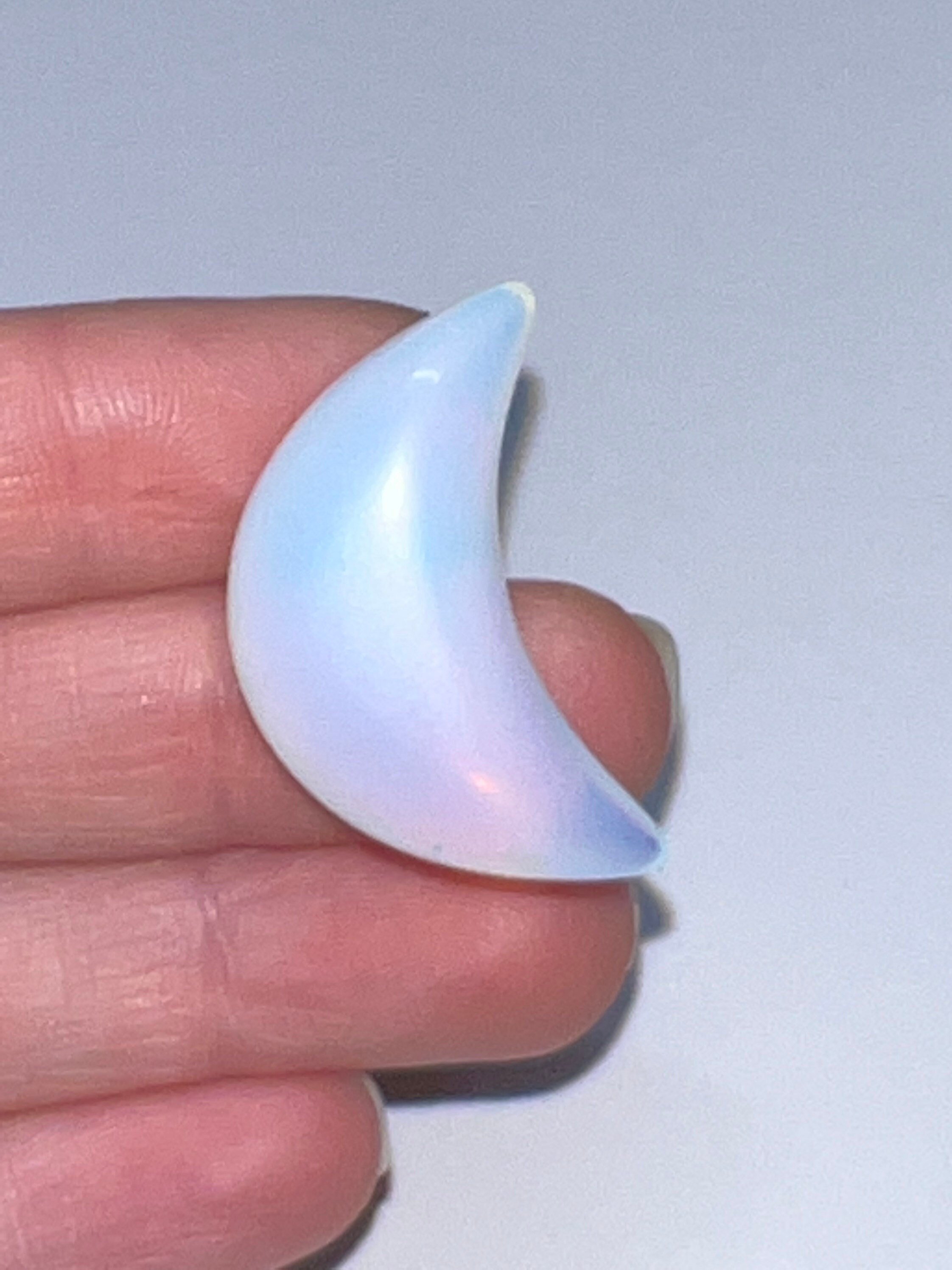 Half Moon Crystal Carvings| Moon Carvings| Moon Shaped Crystals|crystal ...