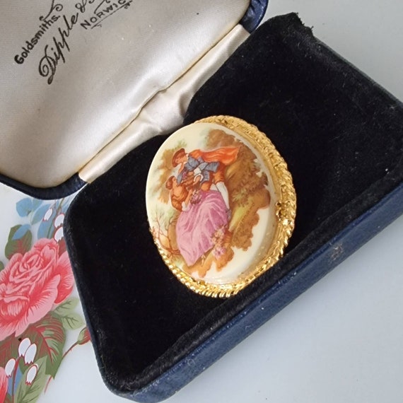 Vintage Fragonard Ceramic Cameo Brooch, Romantic Lo… - Gem