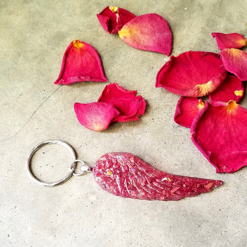 Flower Petal Wing Keychain. Memorial Beads. Wedding Flowers. - Etsy