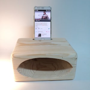 Phone Dock- Pine Wood Sound Amplifier - Etsy UK