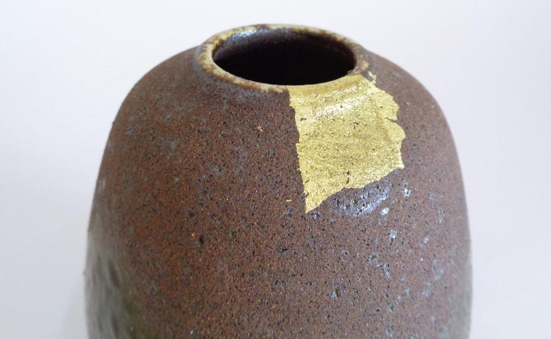 Small Vase by Takashi Kitamura Japanese Kutani Artistic Pottery ...