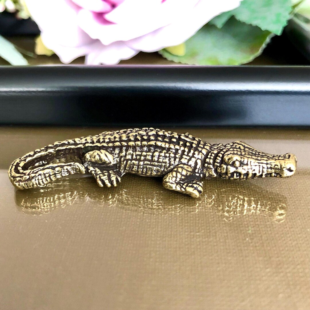 Vintage Style Alligator Figurine: Collectible Farmhouse Desk Decor - Etsy