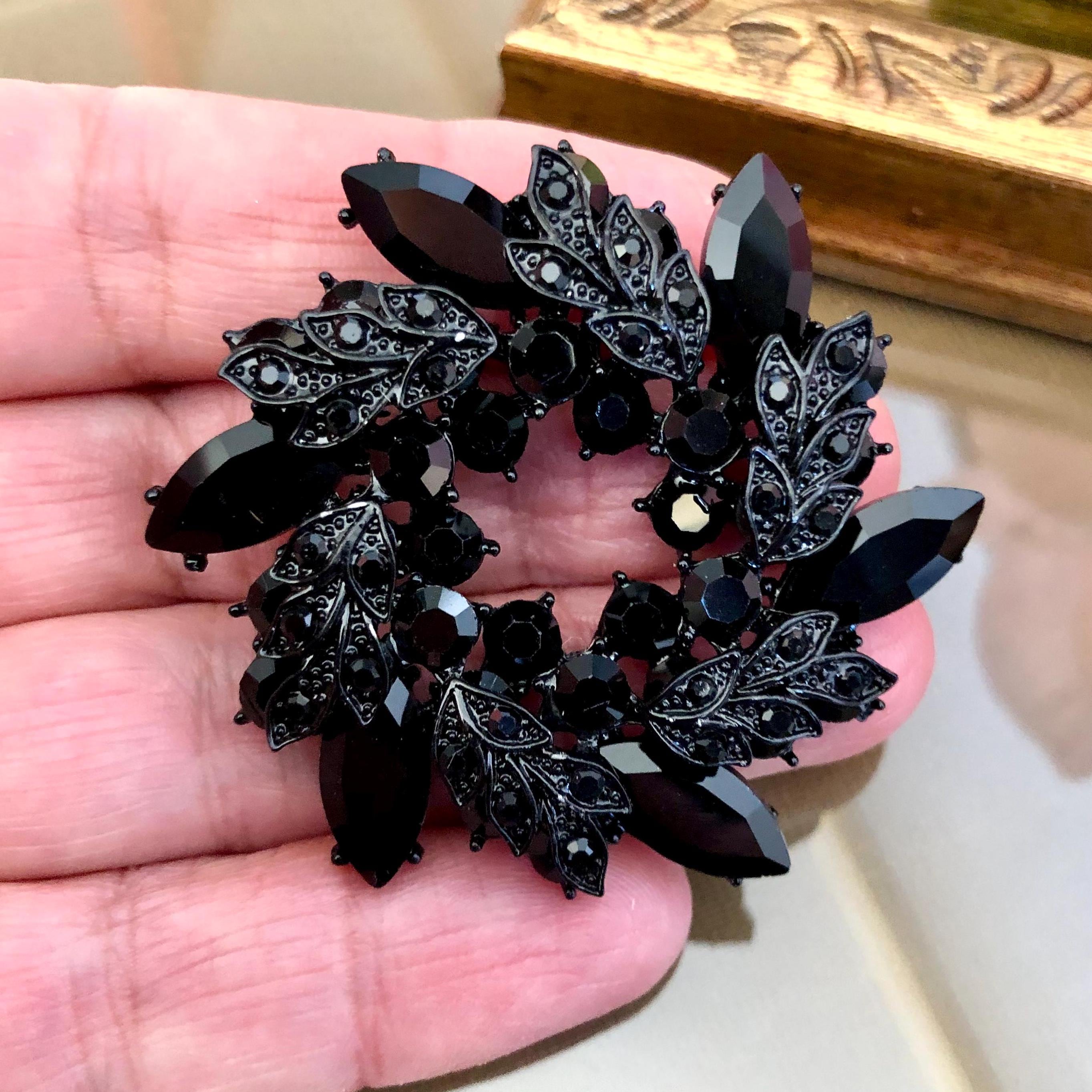 Black Crystal Rhinestone Wreath Brooch: Vintage Style Pin - Etsy