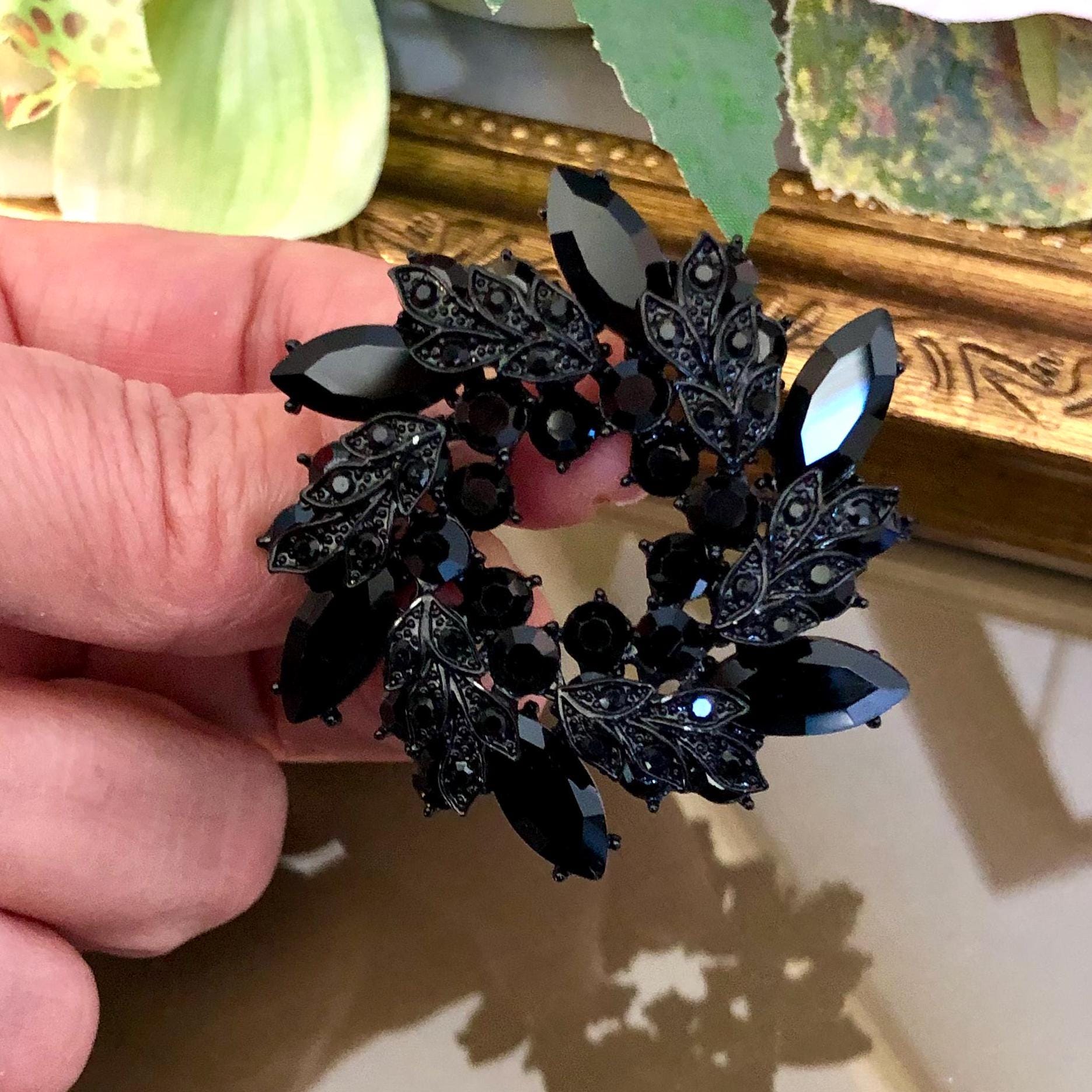Black Crystal Rhinestone Wreath Brooch: Vintage Style Pin - Etsy