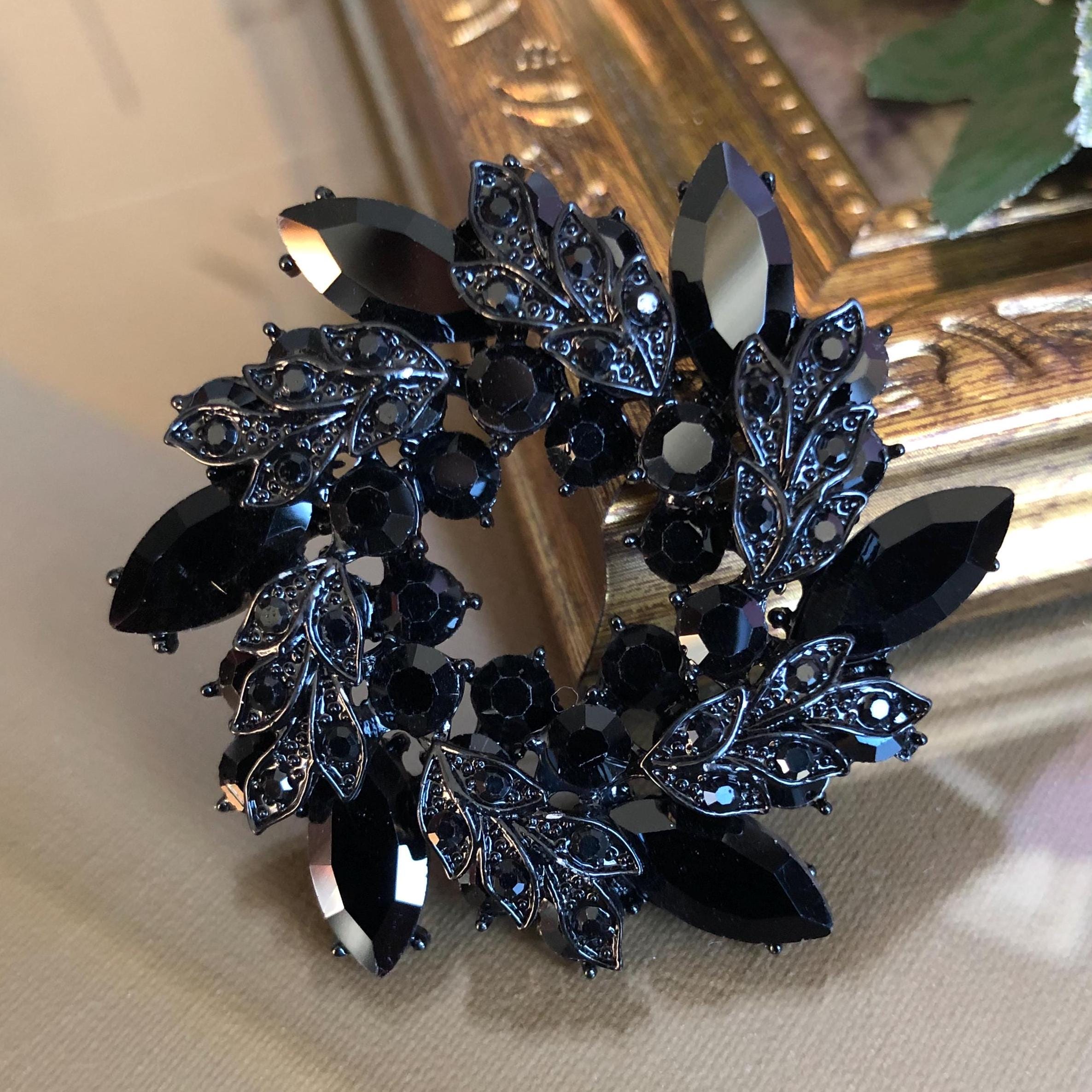 Black Crystal Rhinestone Wreath Brooch: Vintage Style Pin - Etsy