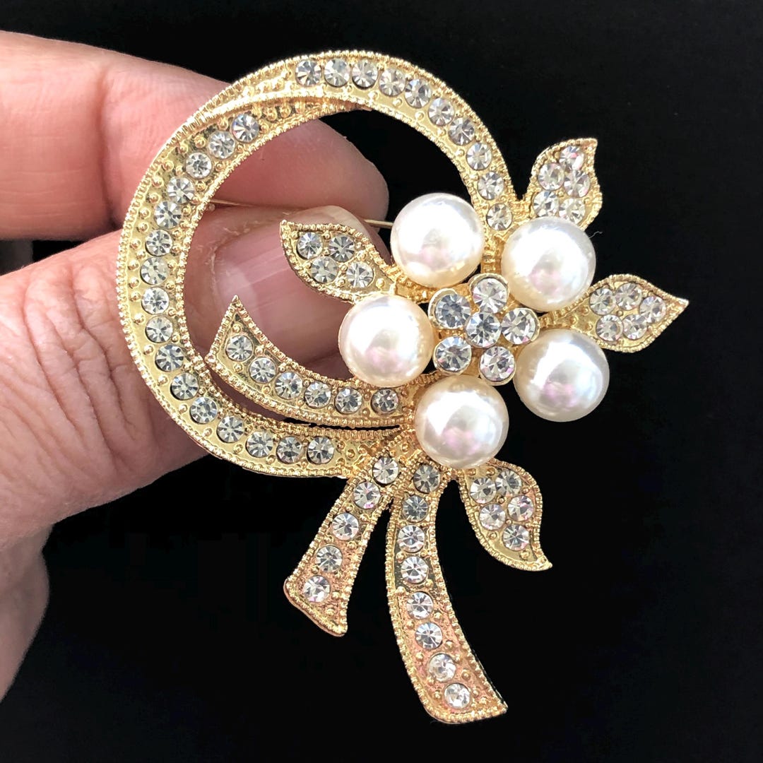 Vintage Rhinestone Pearl Brooch Pin: Delicate Wedding Jewelry - Etsy