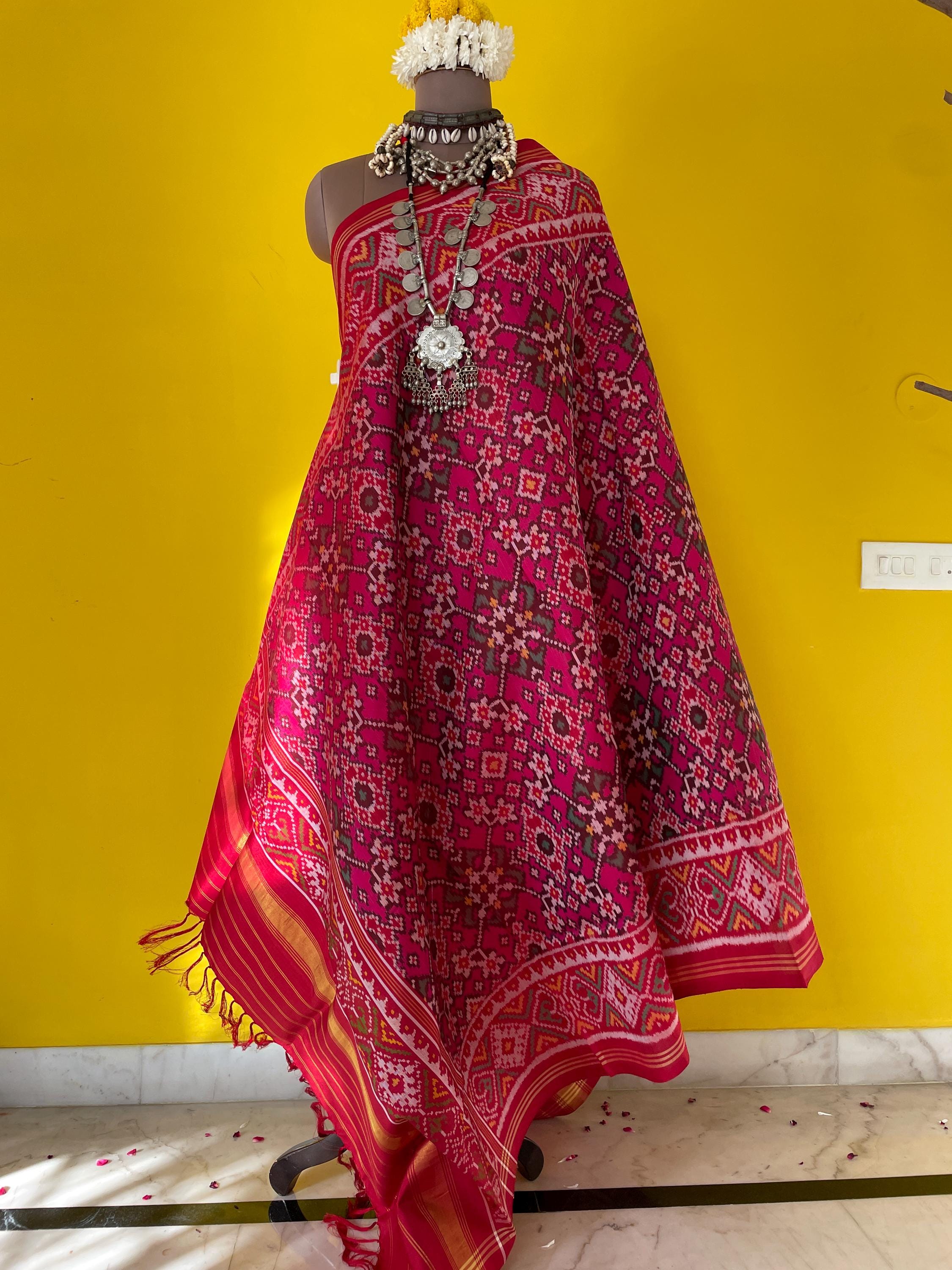 Paten Patola Single Ikat Dupatta Mulberry Silk Hand Woven Dupatta ...