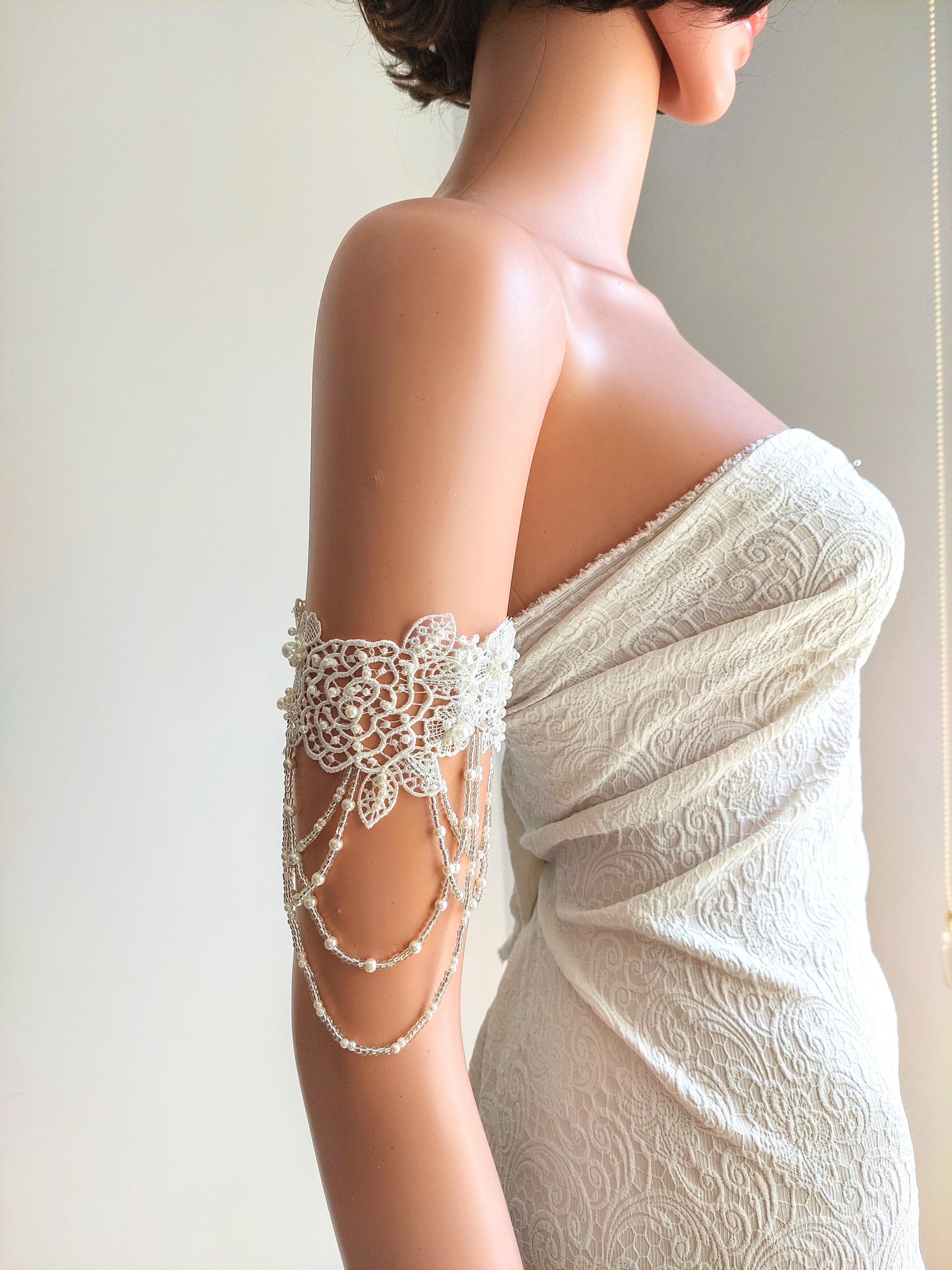 Wedding armband | Honestweddingadvice.com