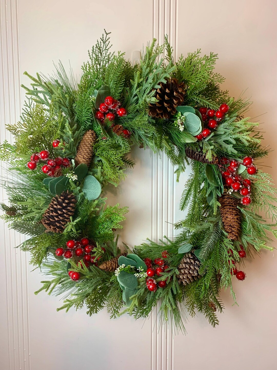 Winter Greenery Wreath for Front Door, Christmas Berry and Pinecone ...