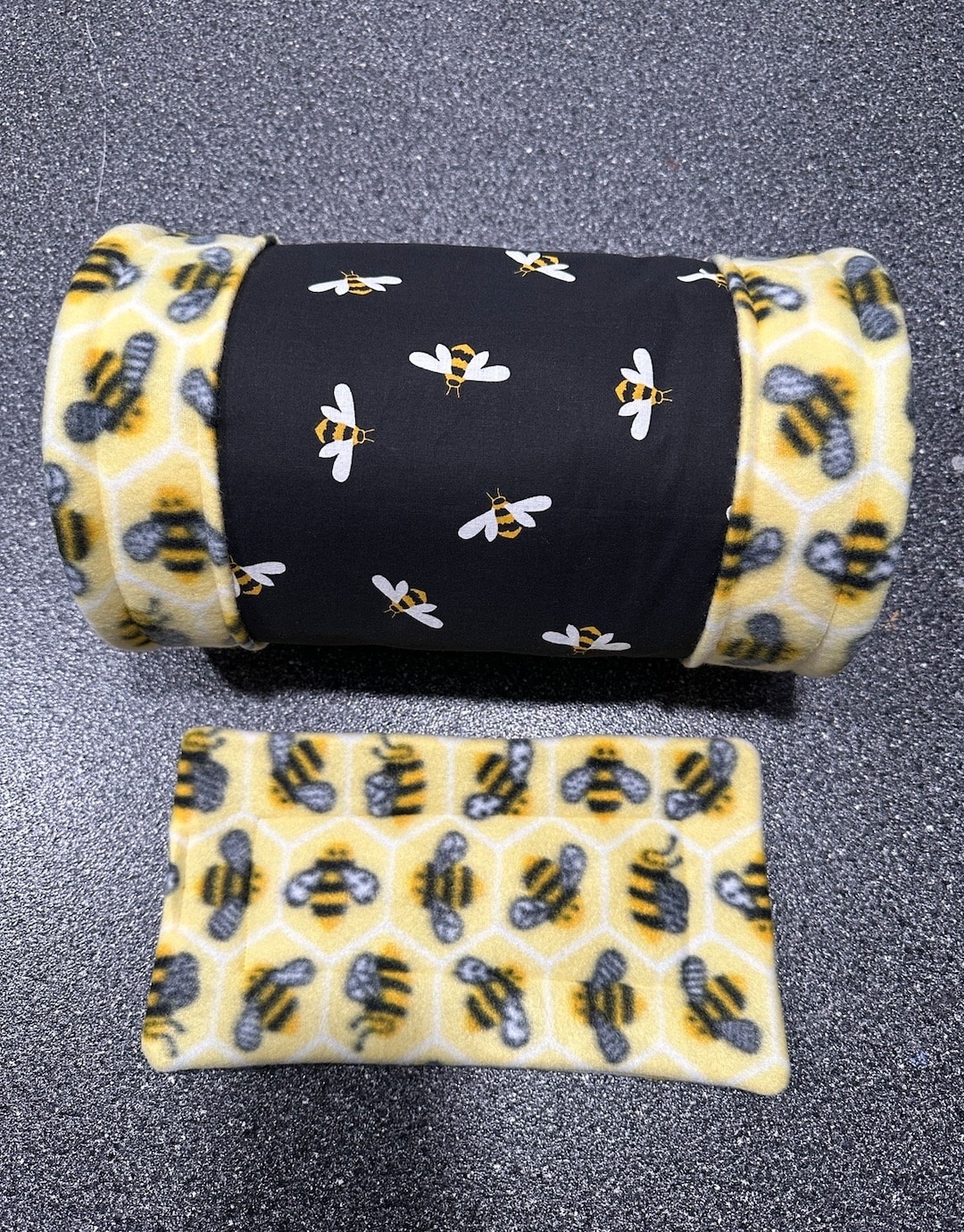 Summer Bumble Bee Guinea Pig Tunnel / Bees Guinea Pig Bedding / Guinea ...