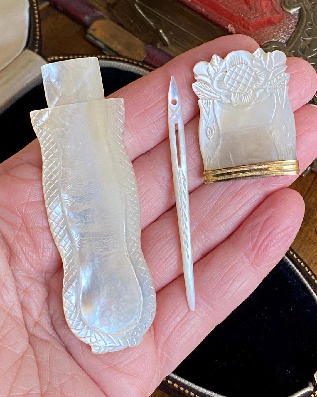 Fantastic Antique/georgian Palais Royal Carved Mother of Pearl Entwined Snakes Sweetheart Etui ...