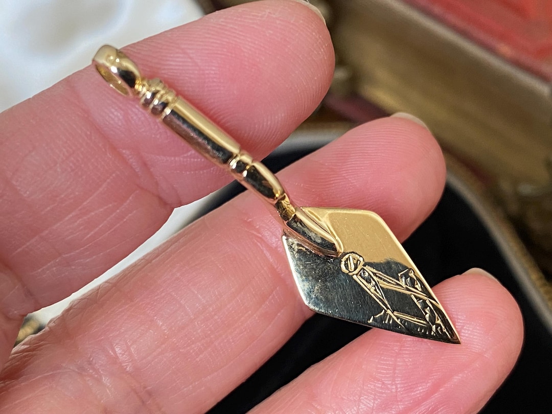 Fabulous Unusual Vintage English Hallmarked 375 9ct Gold Engraved ...