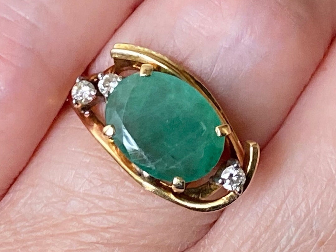 Beautiful Vintage 750 18ct Gold Swirled Mount Emerald & Diamond Ring - Etsy