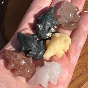 Axolotl Crystal Mini Carving Crystals Stone Carvings Salamander ...
