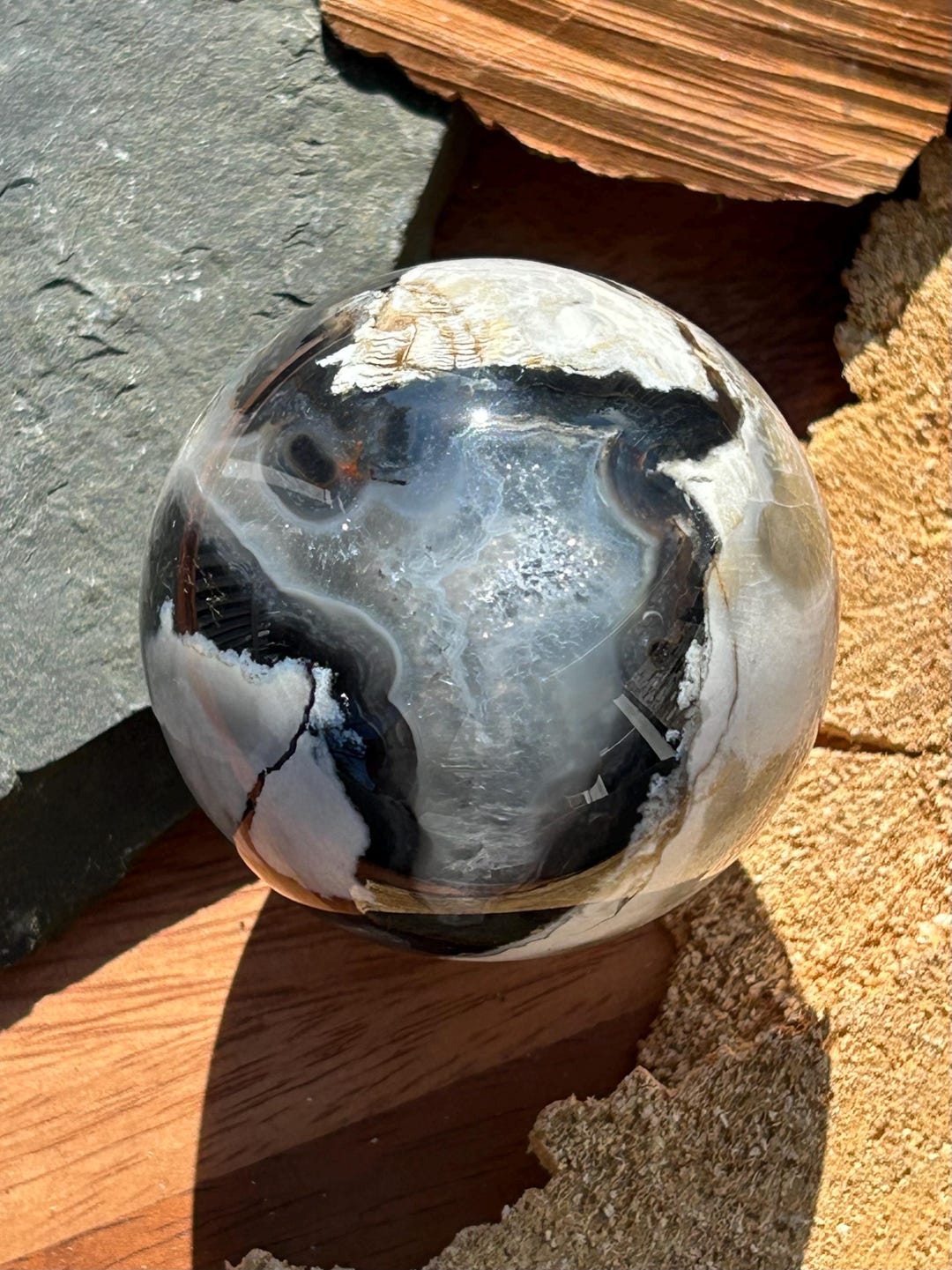 Volcano Agate Crystal Sphere B Chalcedony UV Light Reactive Green Glow ...