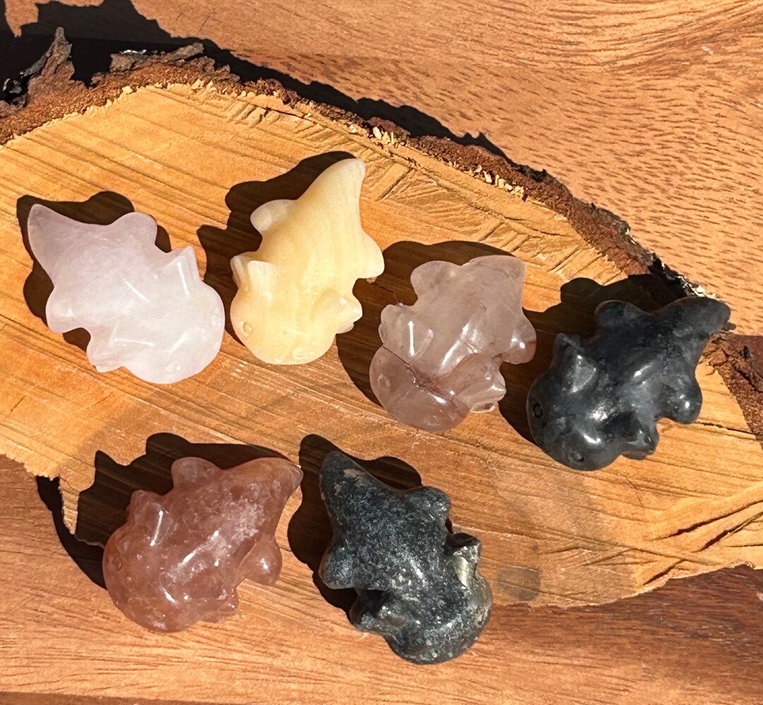 Axolotl Crystal Mini Carving Crystals Stone Carvings Salamander ...