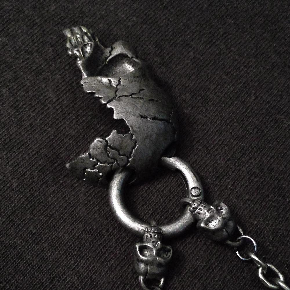 Collar con colgante de calavera rota - Etsy España