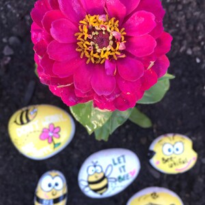 Bee Story Stones | Garden Decor | Bee Theme Rocks - Etsy