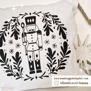 TÜR 1: SVG Weihnachten Skandi Style Nussknacker weihnachtliche Plotterdatei Nutcracker mit ...