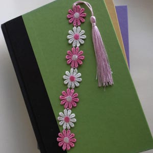 Daisy Chain Bookmark | Tassel Bookmark | Embroidery | Rainbow Daisies ...