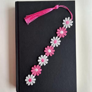 Daisy Chain Bookmark | Tassel Bookmark | Embroidery | Rainbow Daisies ...
