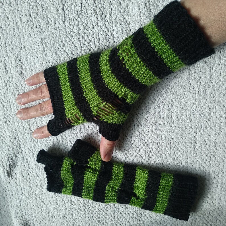 Striped Unisex Green Arm Warmers, Emo Fingerless Gloves With Holes ...