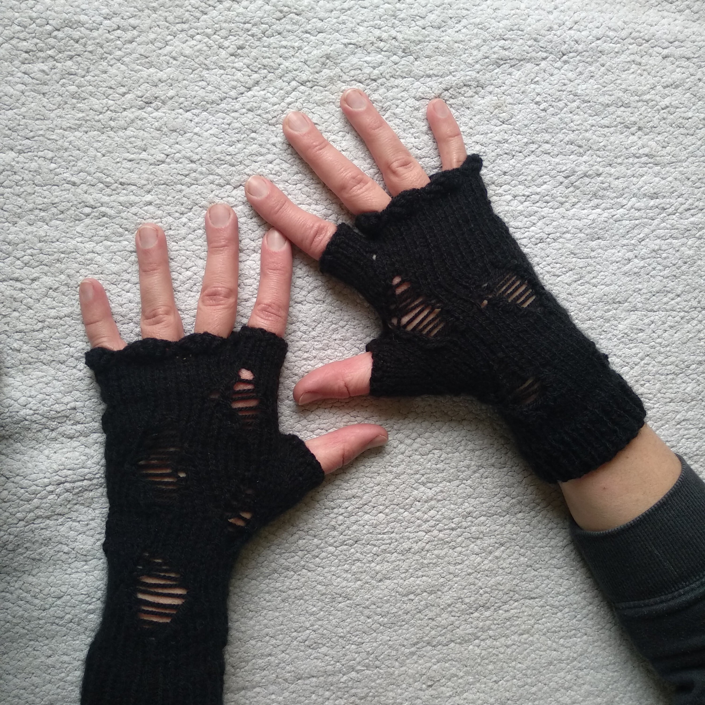 Gothic Unisex Torned Arm Warmers, Emo Fingerless Gloves With Holes ...