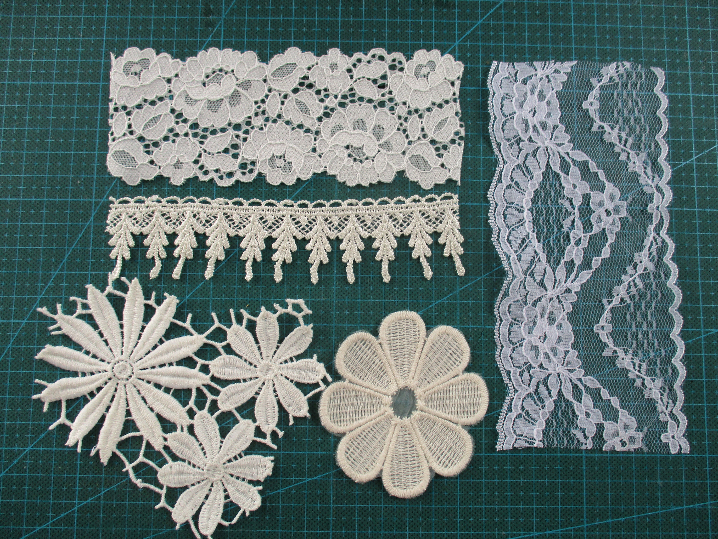 Vintage Lace Scraps Kit: Antique Lace Trims, Mixed Media Art - Etsy UK