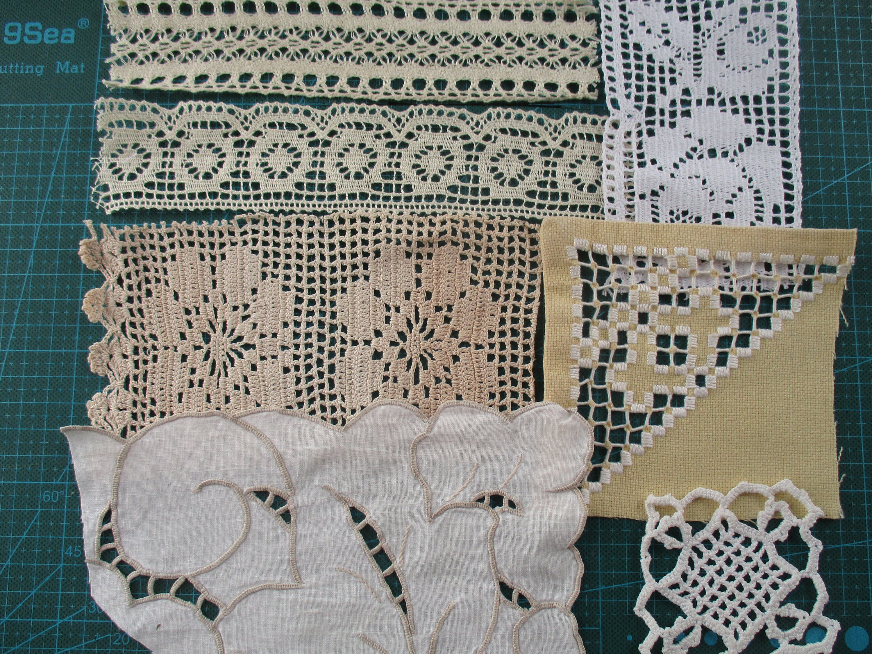Vintage Lace Scraps Kit: Antique Lace Trims, Mixed Media Art - Etsy UK