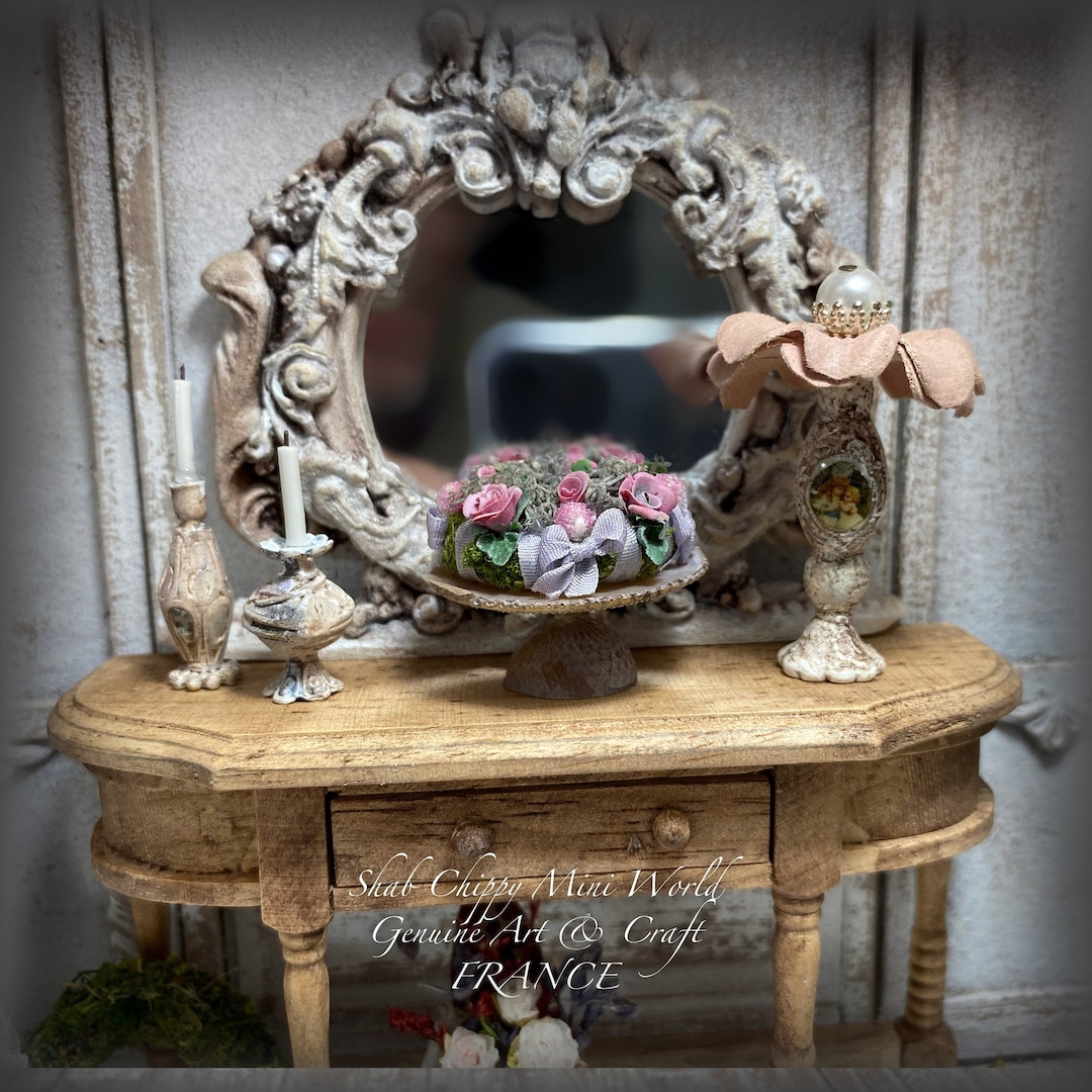 Romance Couronne de roses, ganses de soie sur présentoir Coussin floral ...