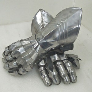 Gothic Gauntlets ,gothic Armored Medieval Polished Knights Gauntlets ...