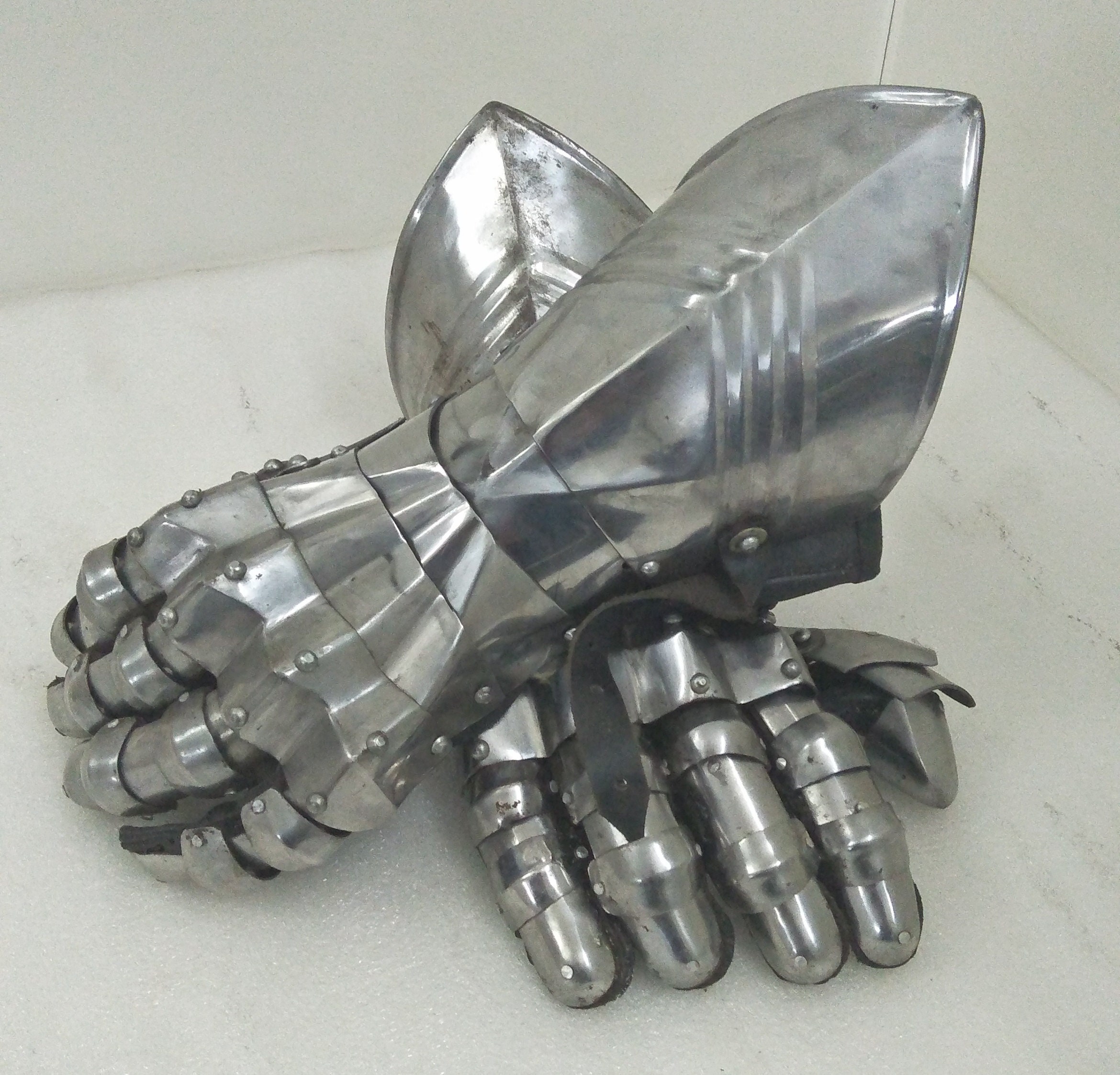 Gothic Gauntlets ,gothic Armored Medieval Polished Knights Gauntlets ...