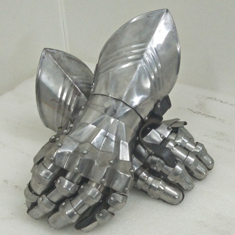 Gothic Gauntlets ,gothic Armored Medieval Polished Knights Gauntlets ...